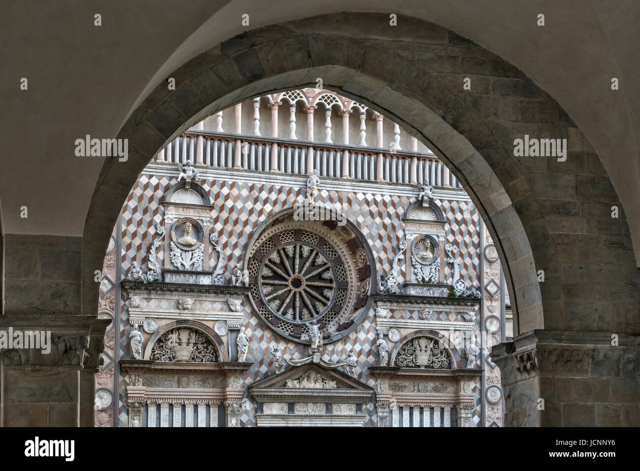 Colleoni Chapel Piazza Vecchia, Old town square Bergamo Stock Photo - Alamy