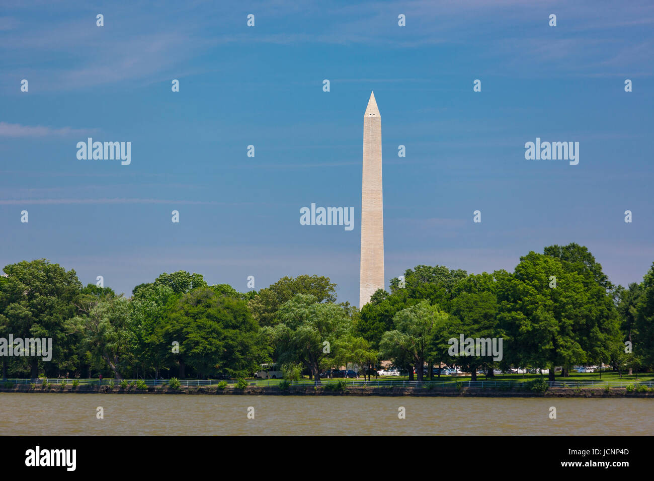Washington monument river hi-res stock photography and images - Alamy
