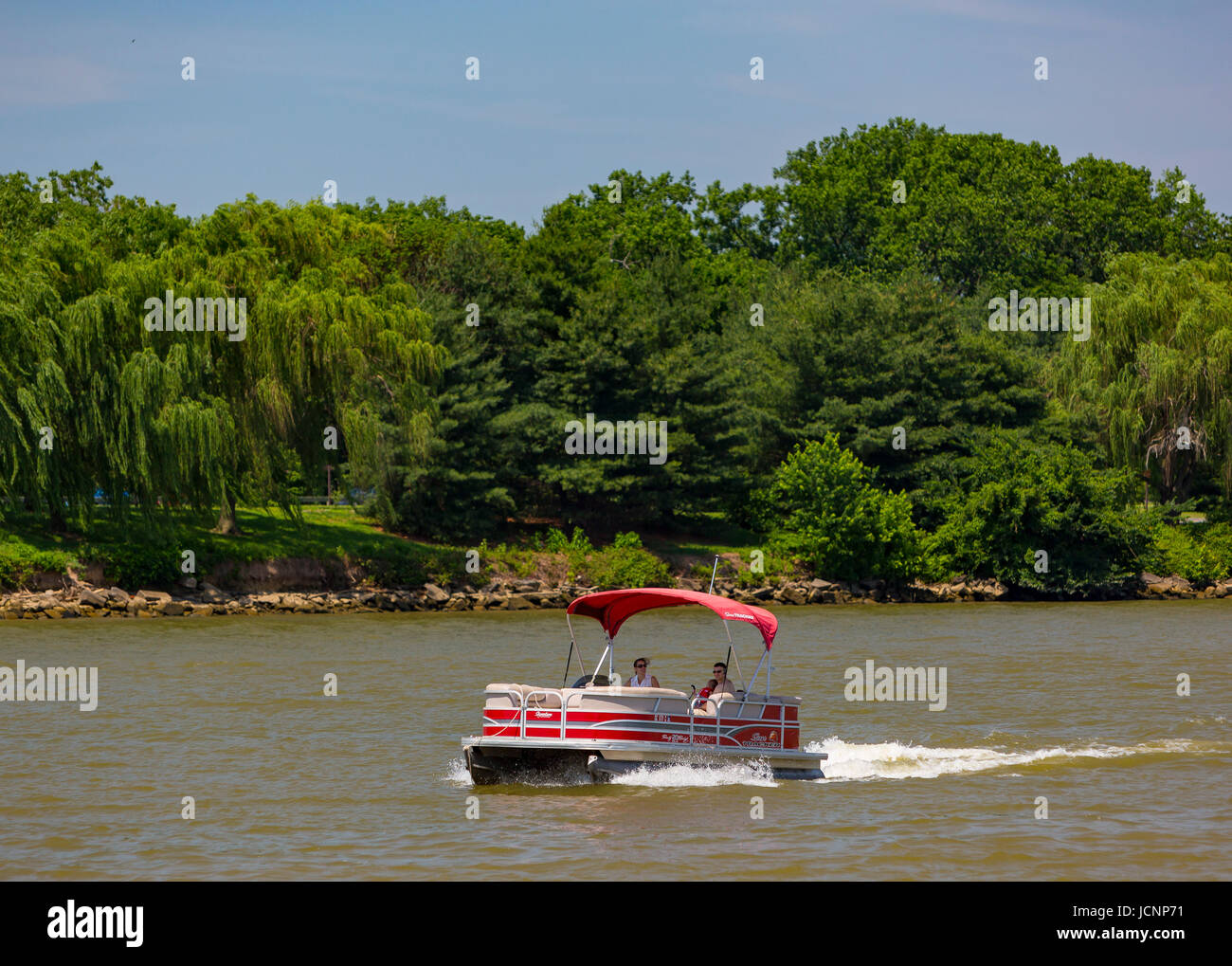 ARLINGTON, VIRGINIA, USA - Pontoon boat on Potomac RIver Stock Photo ...