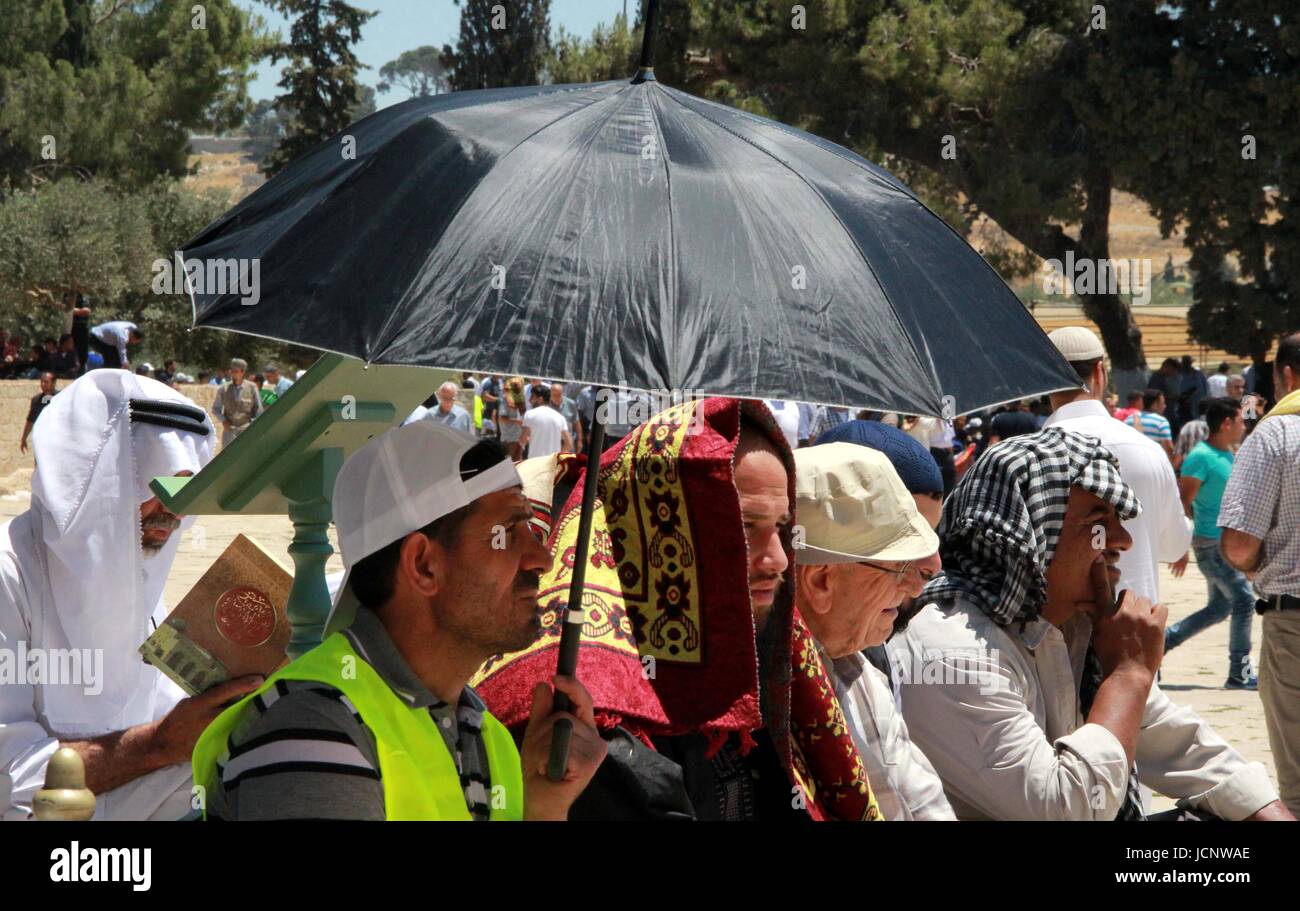 Jerusalem, Israel. 16th June, 2017. Palestinian Muslim worshippers ...