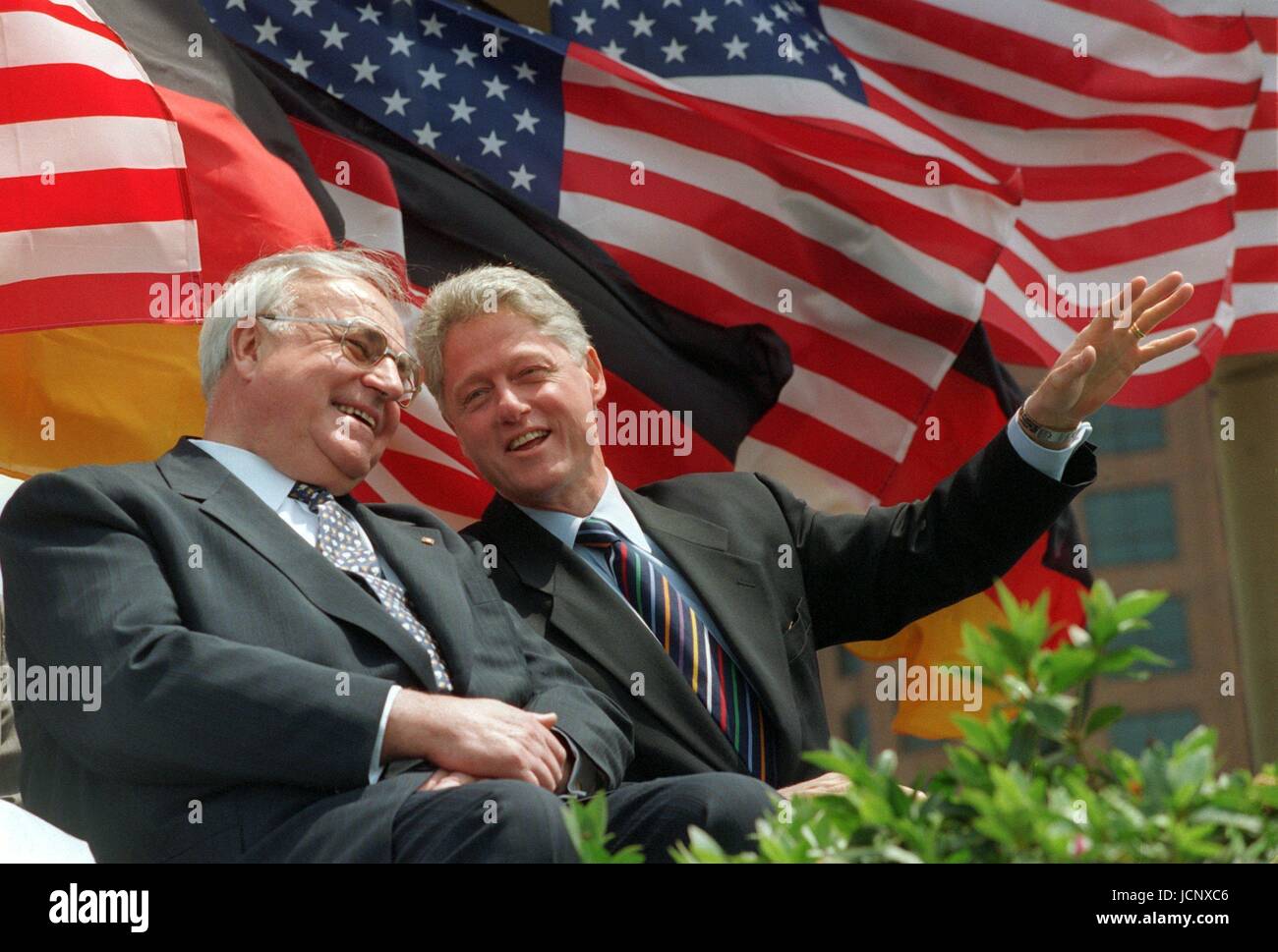 American president bill clinton air hi-res stock photography and images ...
