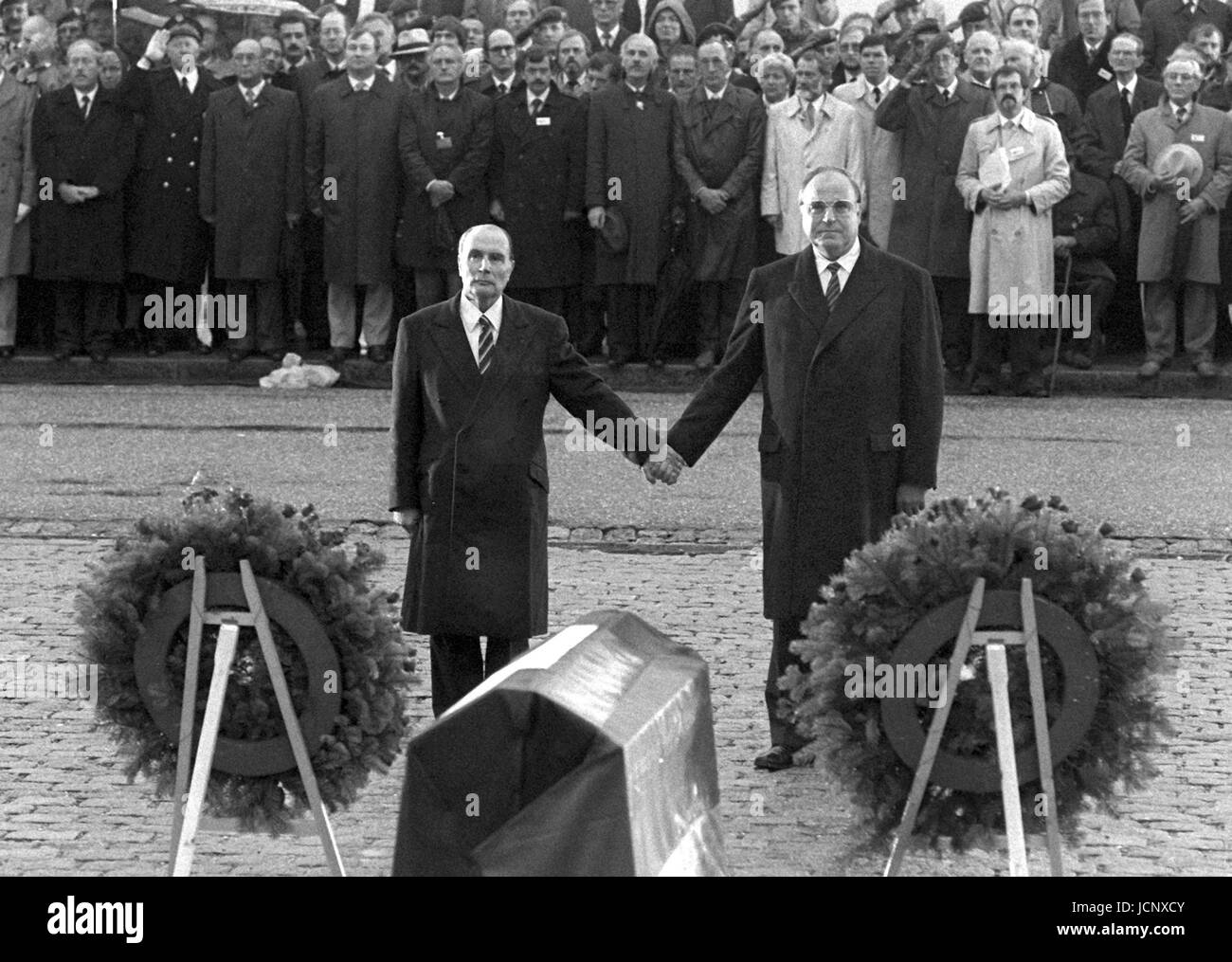 Mitterrand kohl 1984 hi-res stock photography and images - Alamy