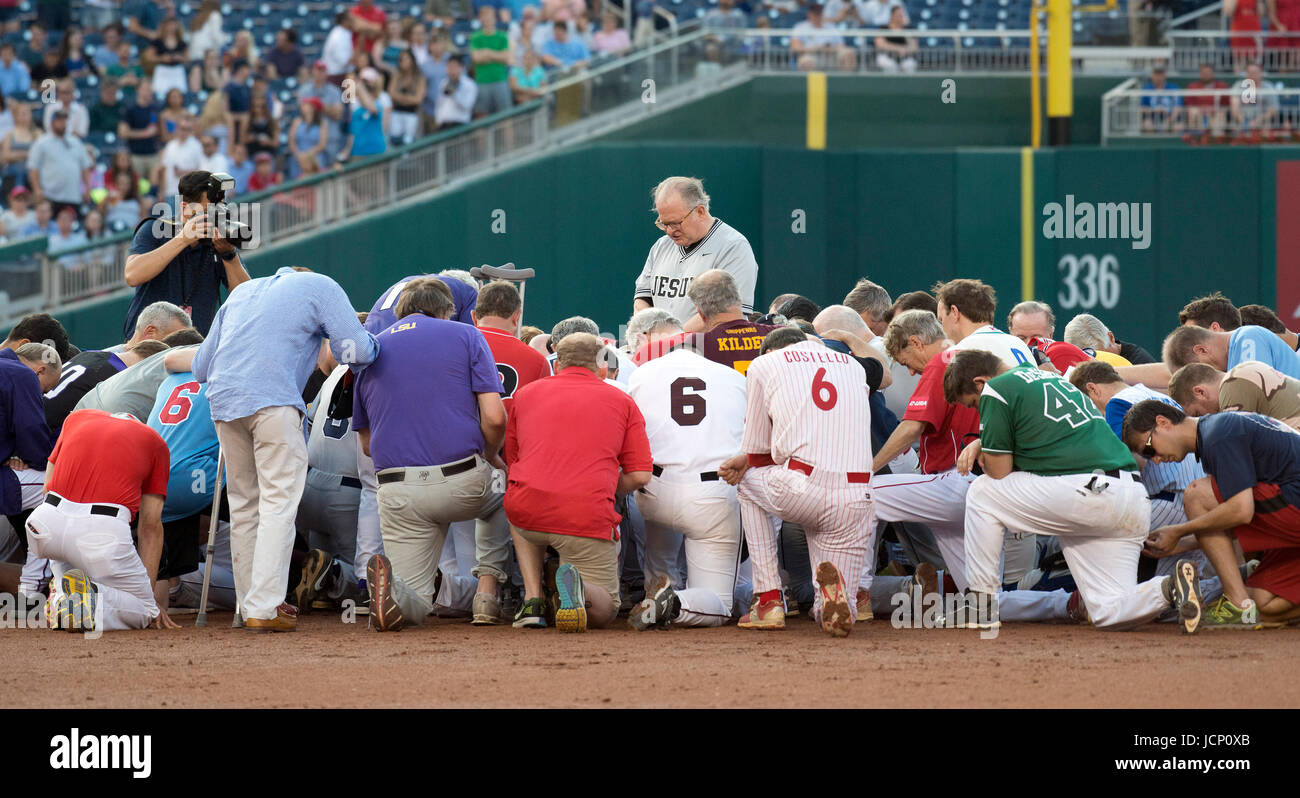 United States House Chaplain, Father Patrick J. Conroy, S.J. leads both ...