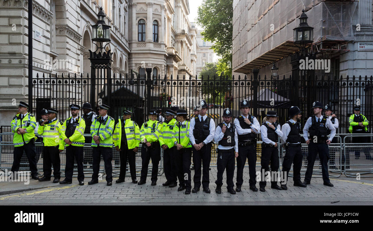 London, UK, 16 June 2017. Police cordon outside Downing Street at the ...