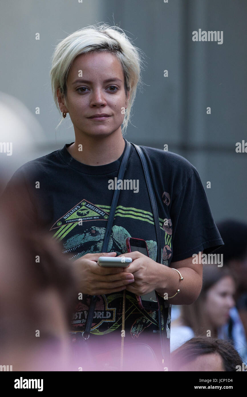 Singer lily allen hi-res stock photography and images - Alamy