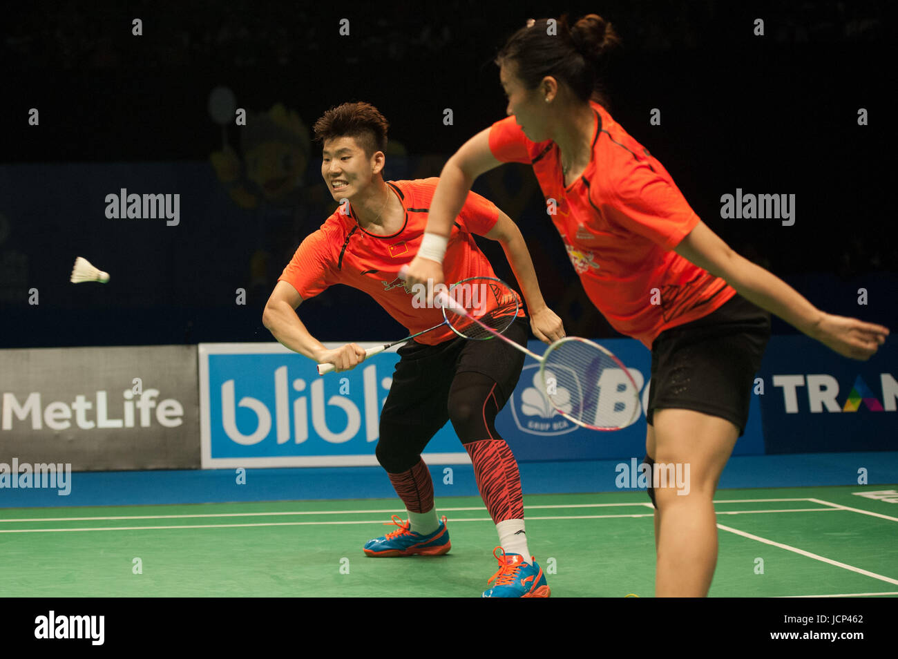Jakarta, Indonesia. 17th June, 2017. Liu Yuchen(L) and Tang Jinhua of ...