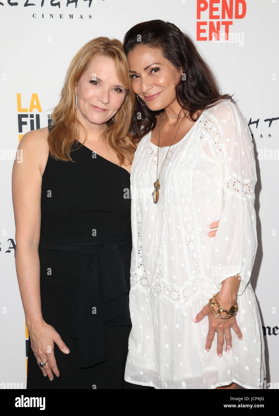 Lea thompson and constance marie hi-res stock photography and images ...