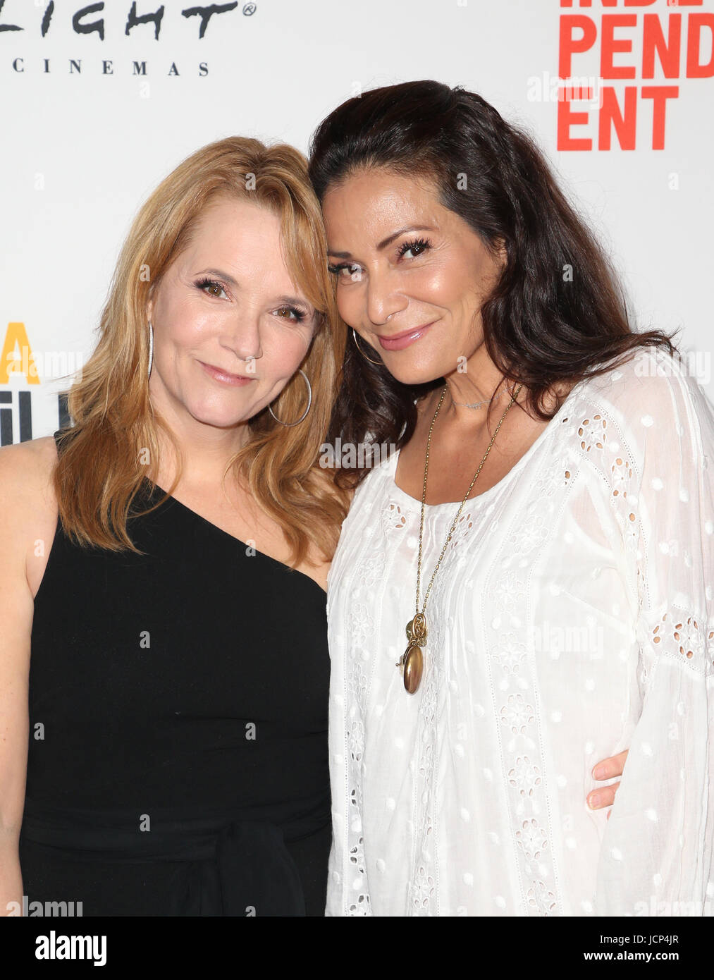 Lea thompson and constance marie hi-res stock photography and images ...