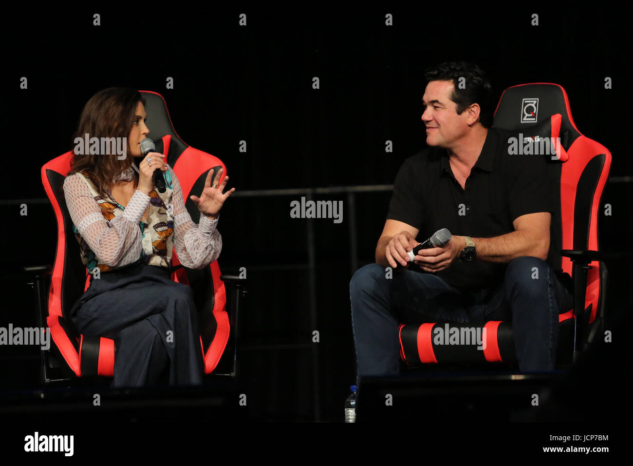 Sydney, NSW, Australia. 17th June, 2017. Teri Hatcher and Dean Cain ...