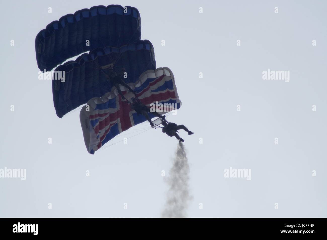 Tigers freefall parachute team hi-res stock photography and images - Alamy