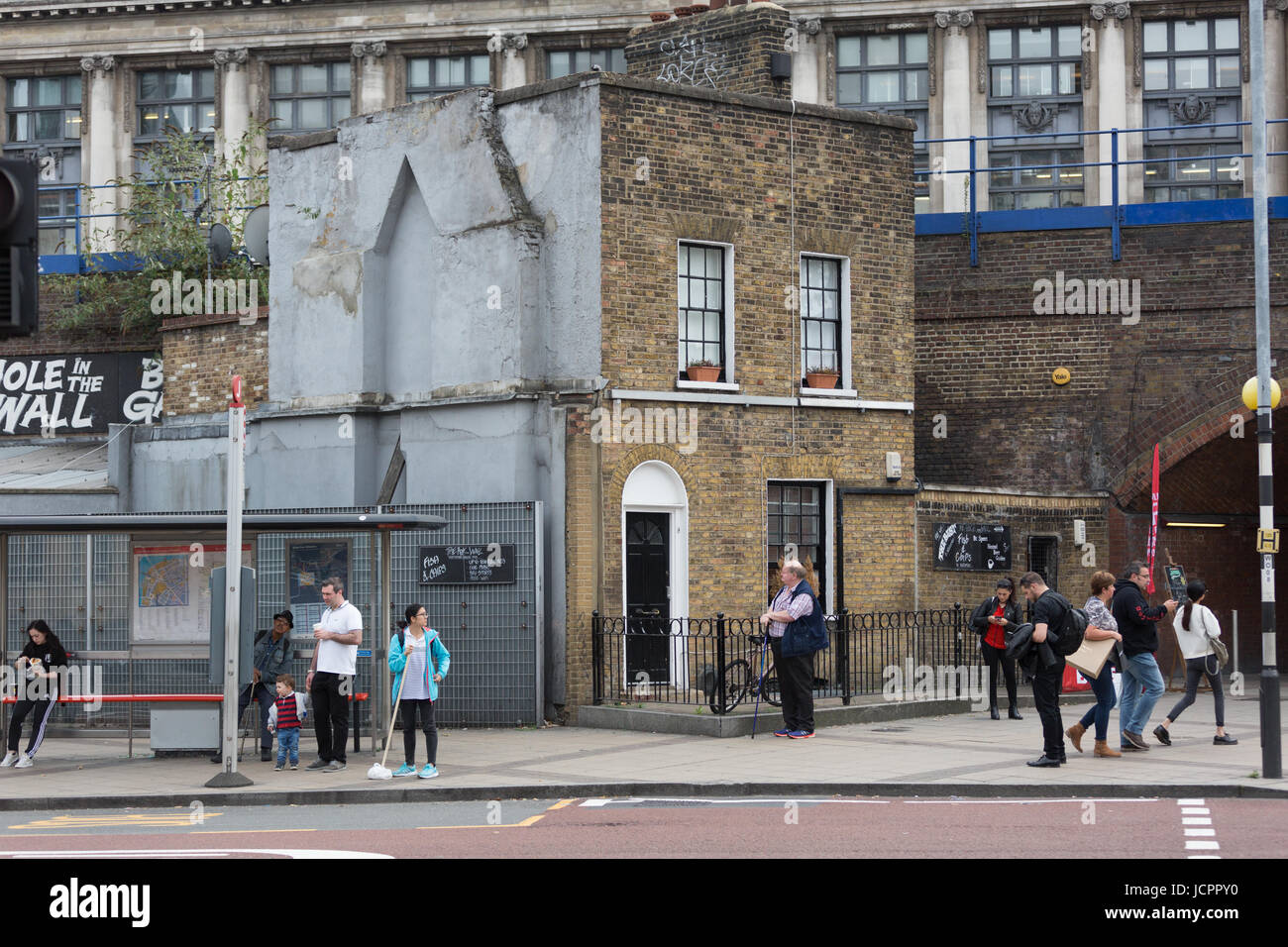 Hole in The Wall Waterloo Stock Photo - Alamy