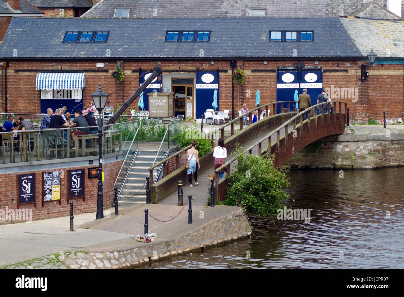 Quay side devon water side river hi-res stock photography and images ...