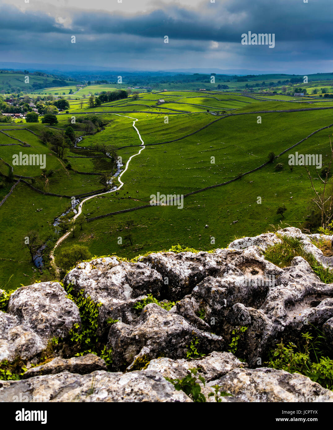 Malham walks hi-res stock photography and images - Alamy