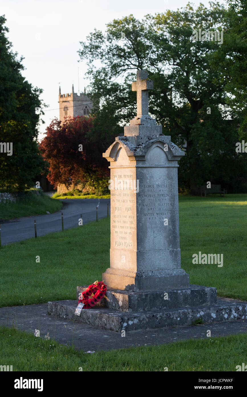 War memorial in evening sunlight. Combe, Oxfordshire, UK Stock Photo ...