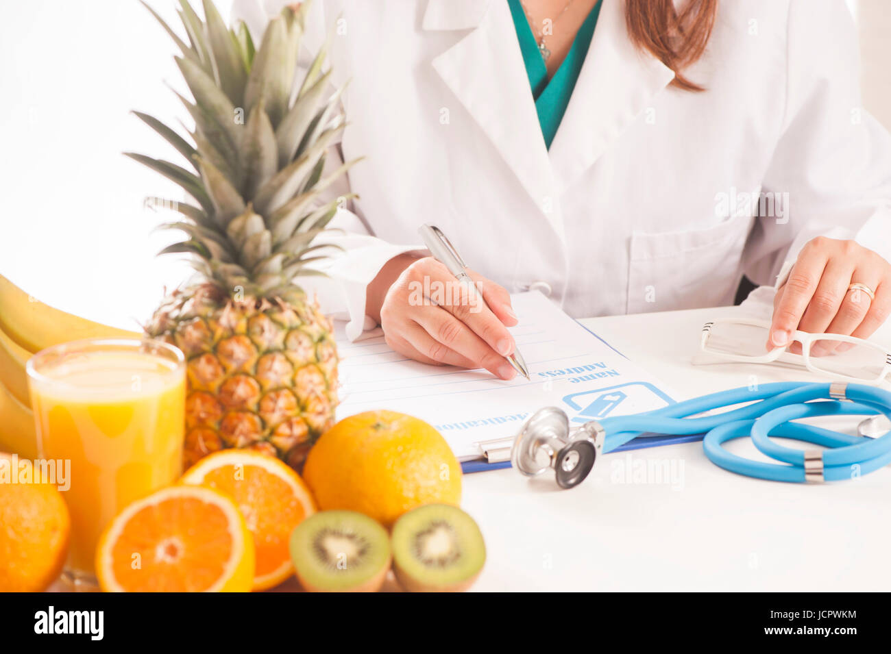 Dietitian physician hi-res stock photography and images - Alamy