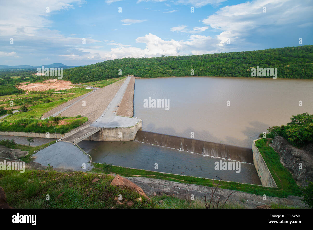Dam water release,The excess capacity of the dam until spring-way ...