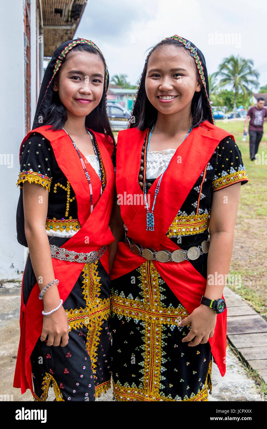 Gathering of the various karazan groups in the area of Sipitang as they ...