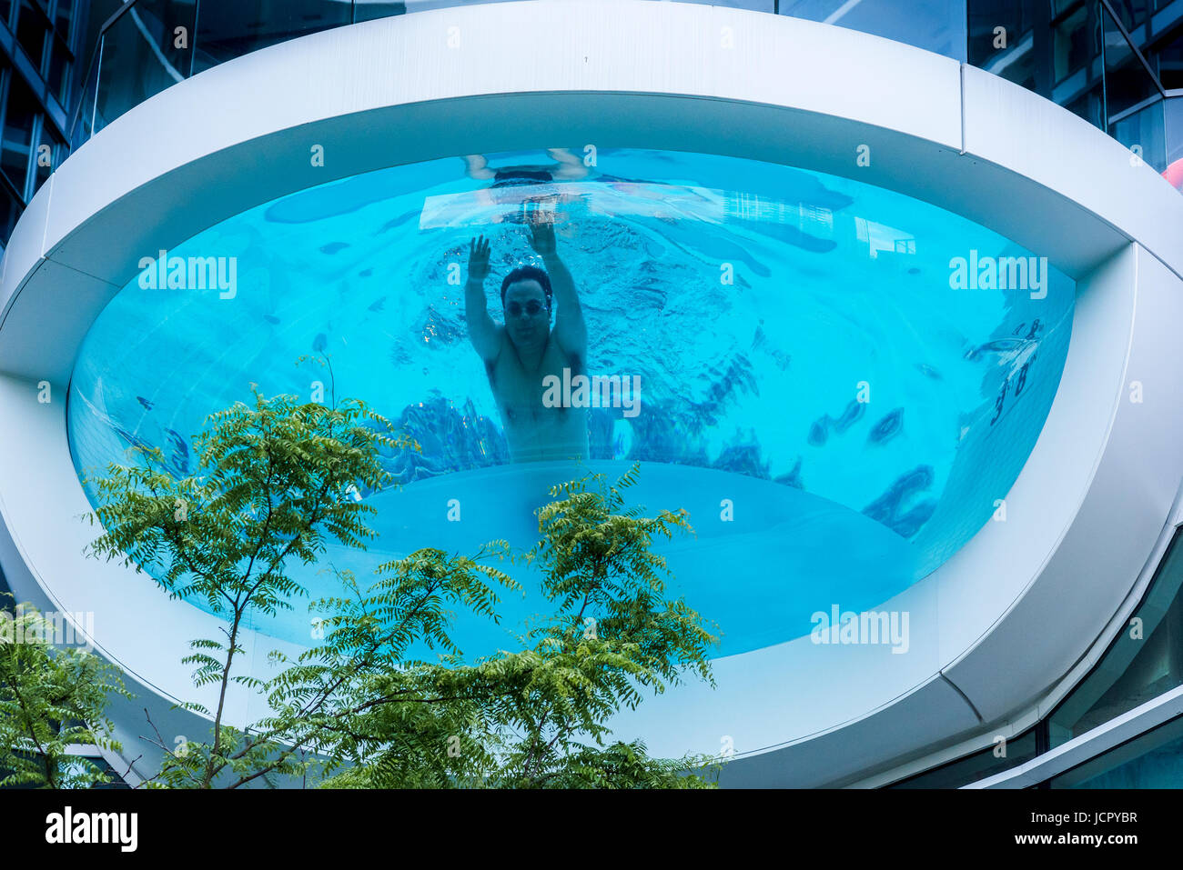 See through bowl hi-res stock photography and images - Alamy