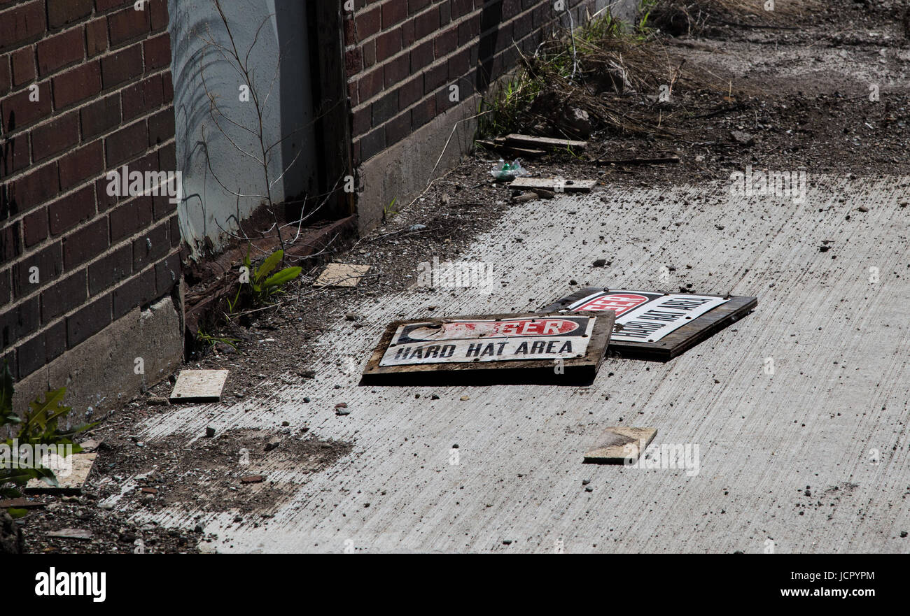Construction site signs hi-res stock photography and images - Alamy