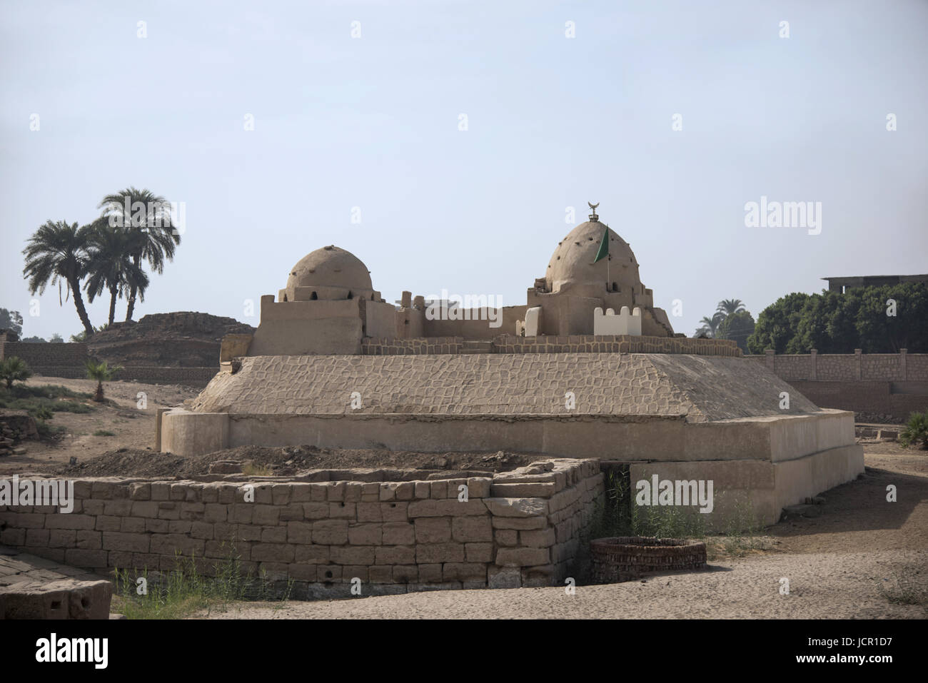 Khonsu ruined decayed temples hi-res stock photography and images - Alamy