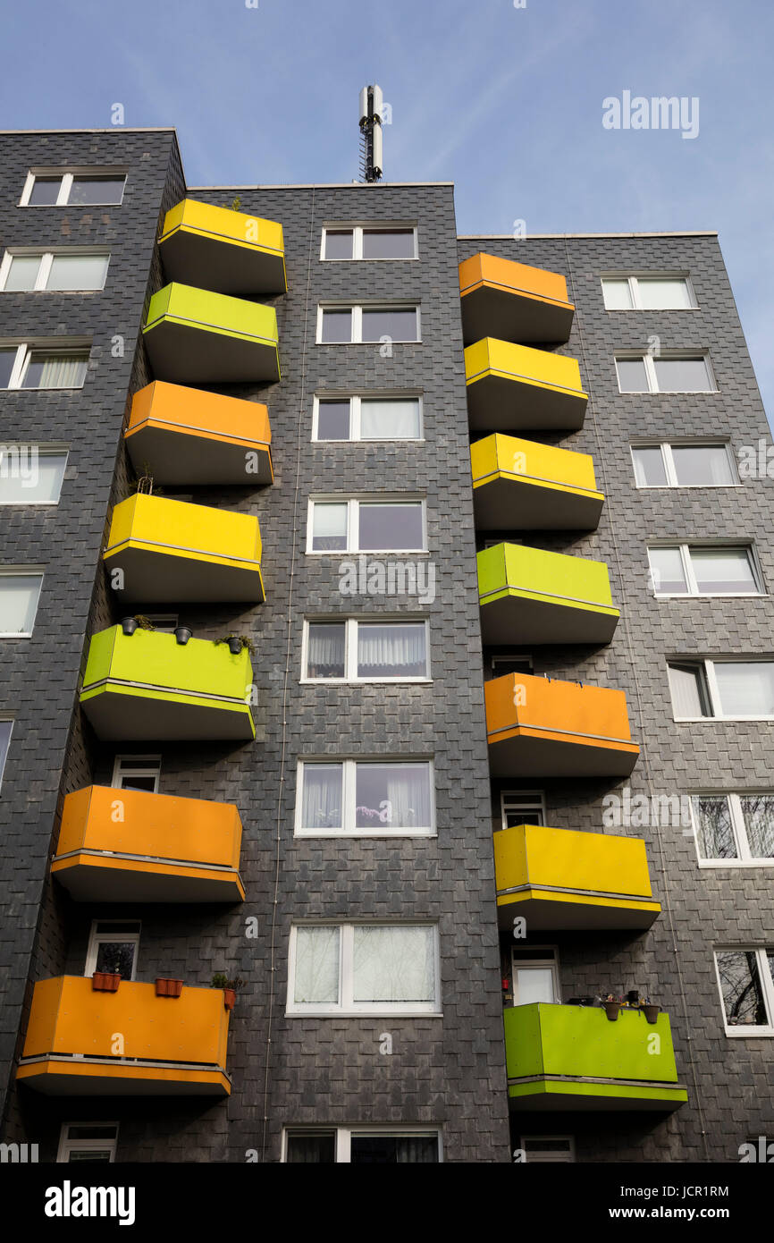 Multi storey block flats hi-res stock photography and images - Alamy