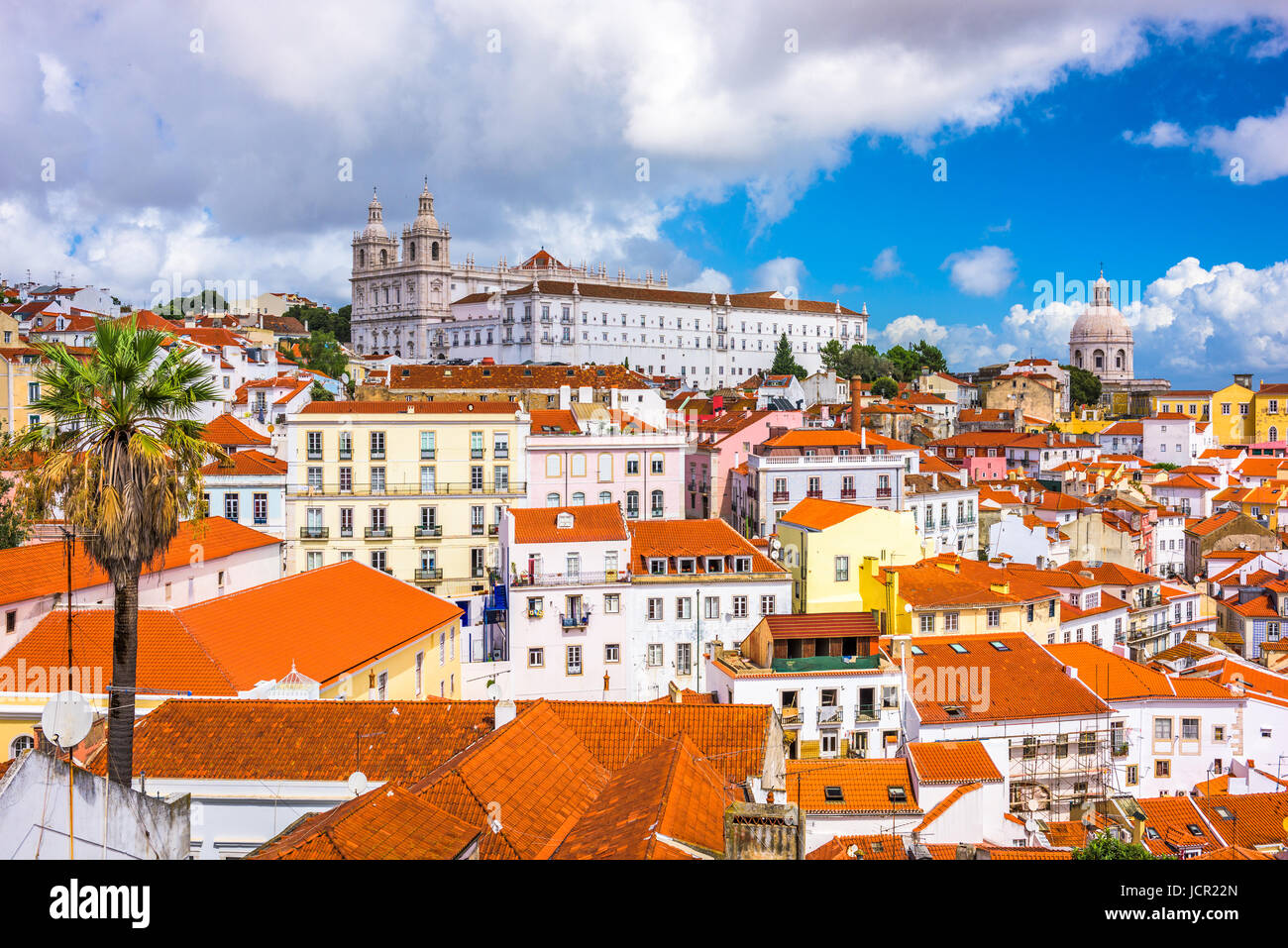 Lisbon skyline hi-res stock photography and images - Alamy