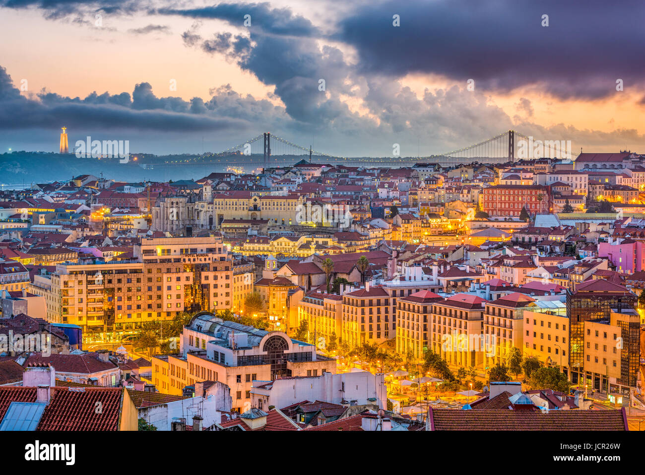 Downtown lisboa hi-res stock photography and images - Alamy