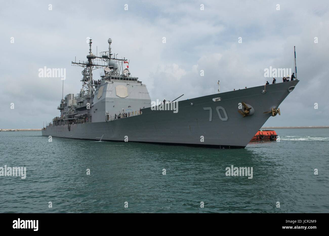 The U.S. Navy Ticonderoga-class guided-missile cruiser USS Lake Erie ...