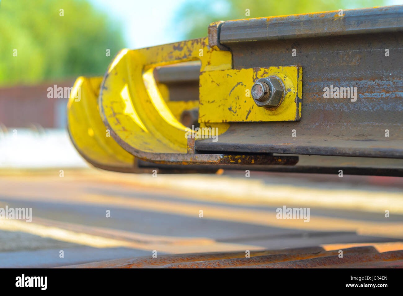 Railhead elements. Transportation of long new rails on a freight car ...