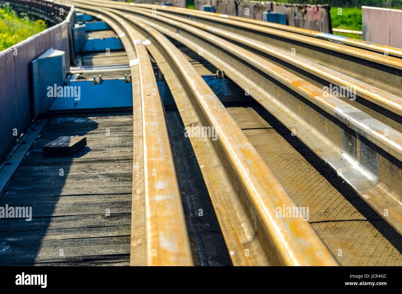 Railhead elements. Transportation of long new rails on a freight car ...