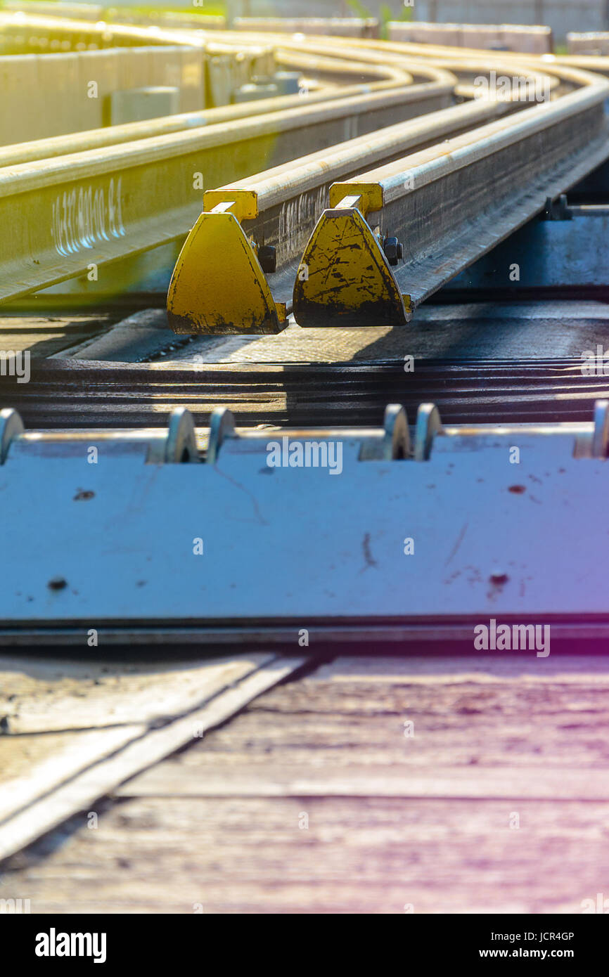 Railhead elements. Transportation of long new rails on a freight car ...