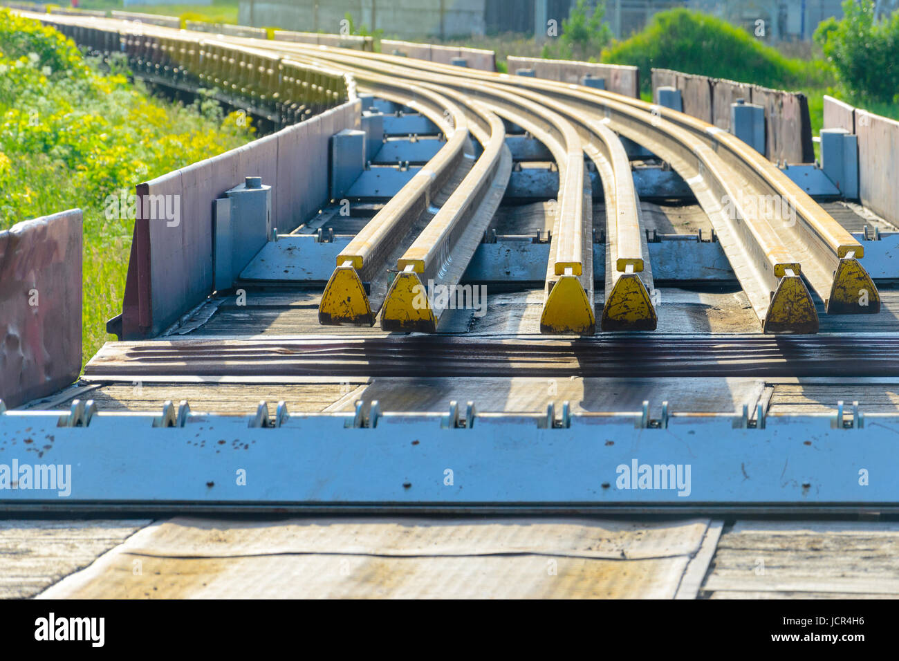 Railhead elements. Transportation of long new rails on a freight car ...