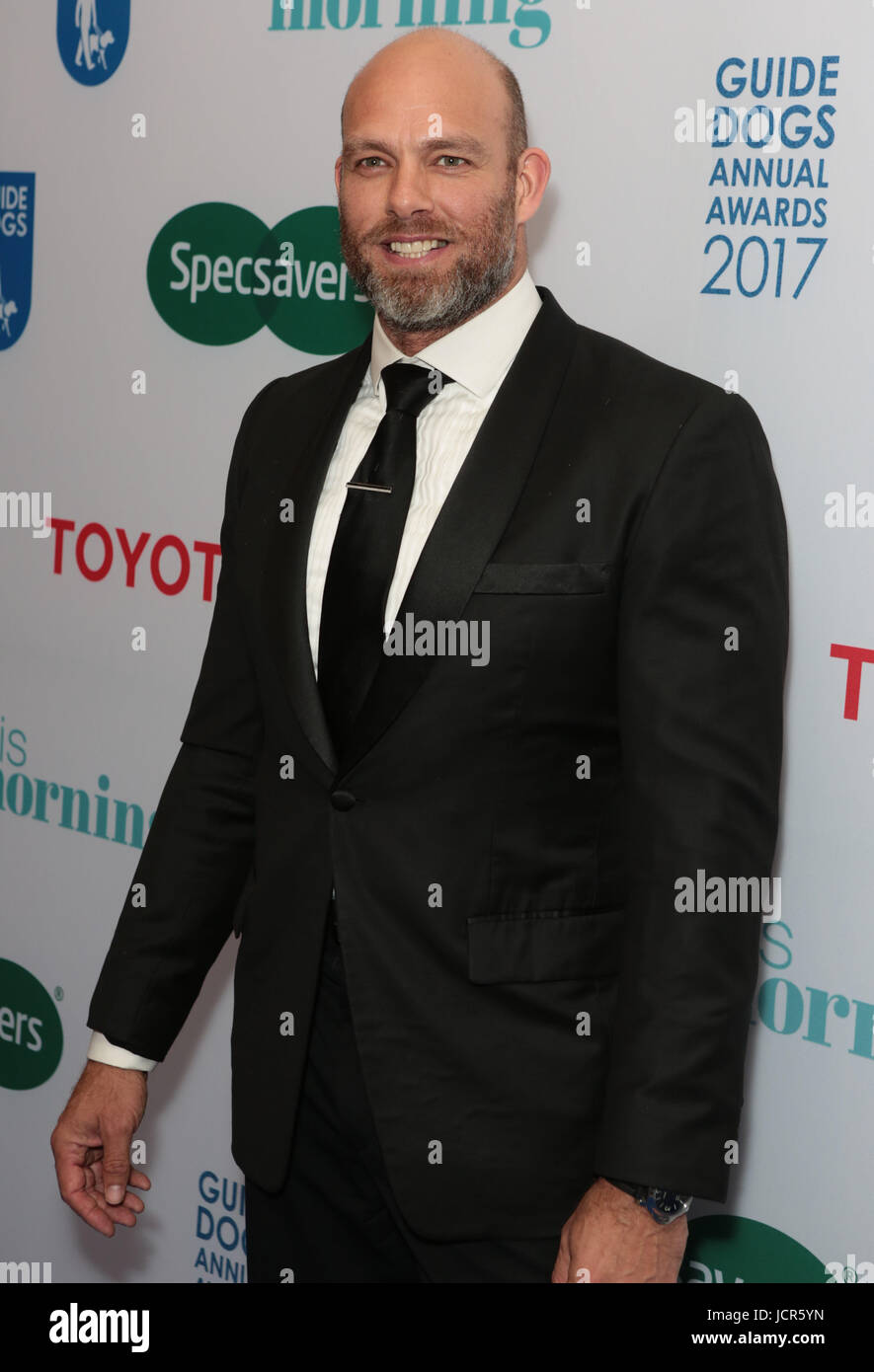 Celebs attend annual awards show to celebrate the achievements of guide ...