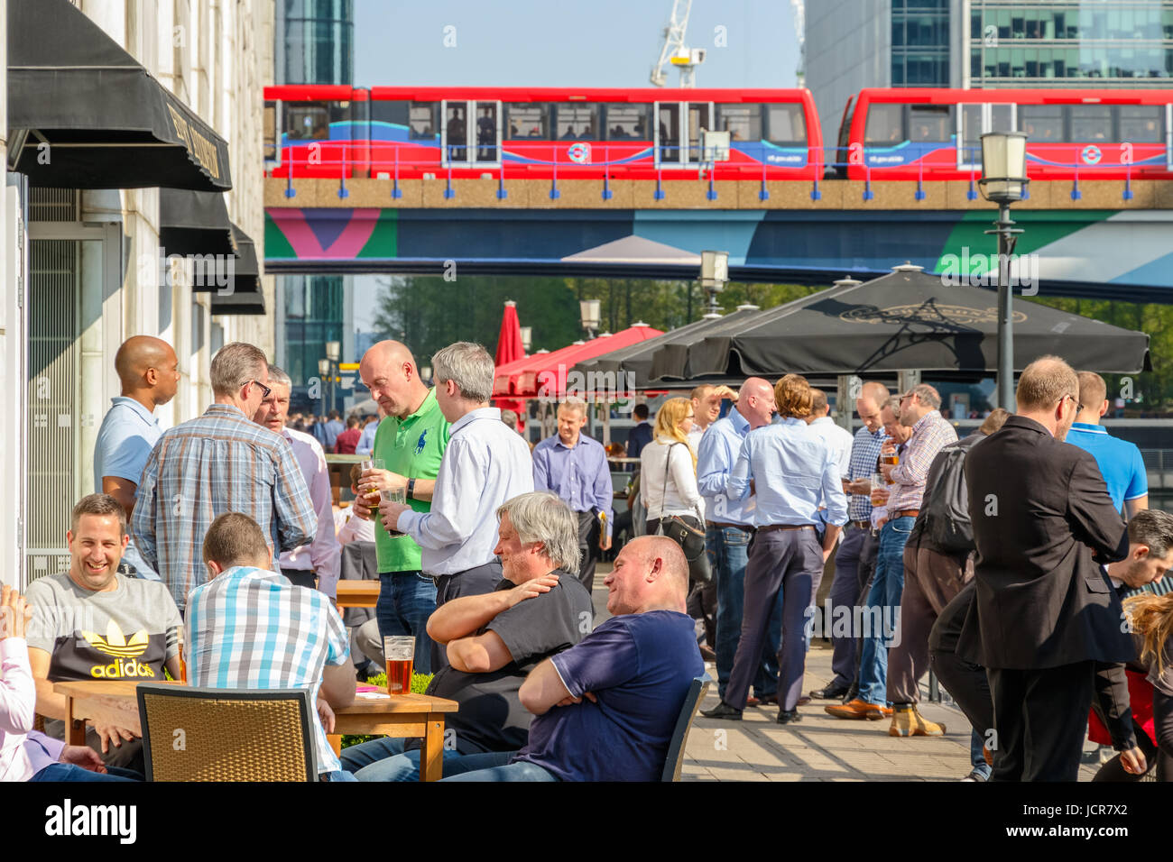 Riverside bar canary wharf hi-res stock photography and images - Alamy