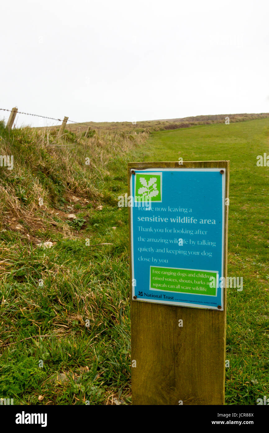 Country footpath hi-res stock photography and images - Alamy
