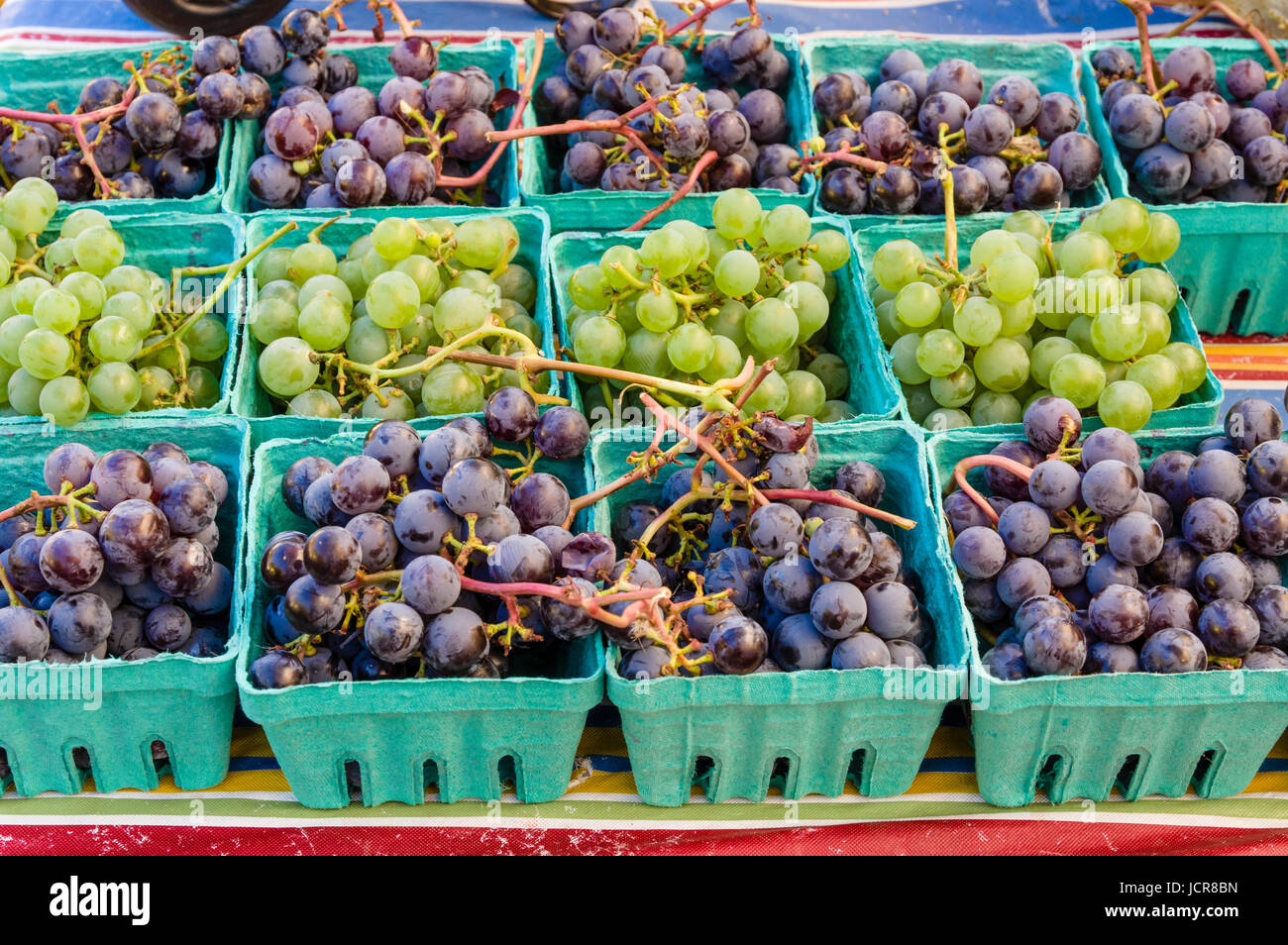 Grapes display hi-res stock photography and images - Alamy