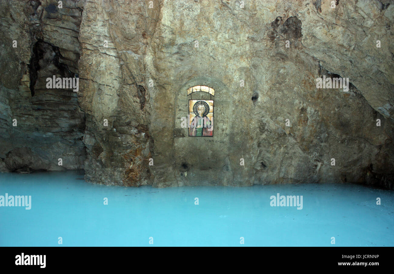Underground lake in the lava tunnel hi-res stock photography and images ...