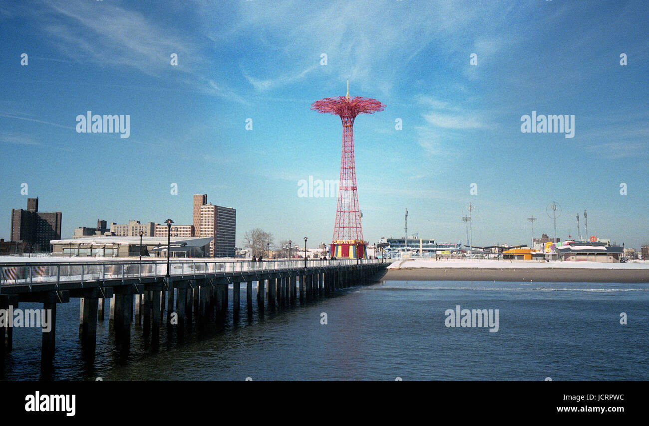 Coney island beach hi-res stock photography and images - Alamy