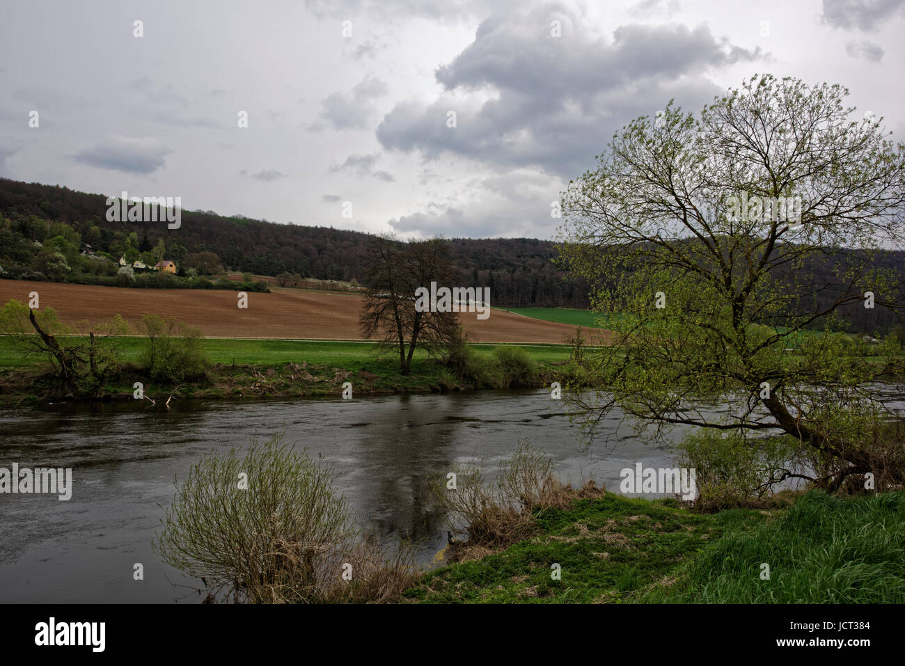 Die Naab ist ein linker und nördlicher Nebenfluss der Donau in der ...
