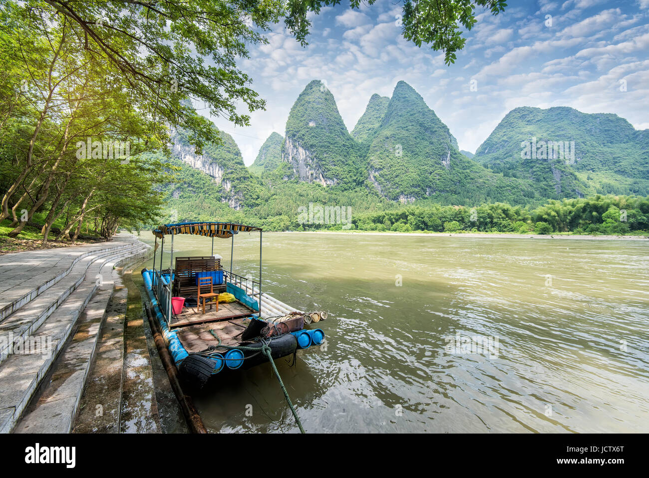 Bamboo raft in li river hi-res stock photography and images - Alamy
