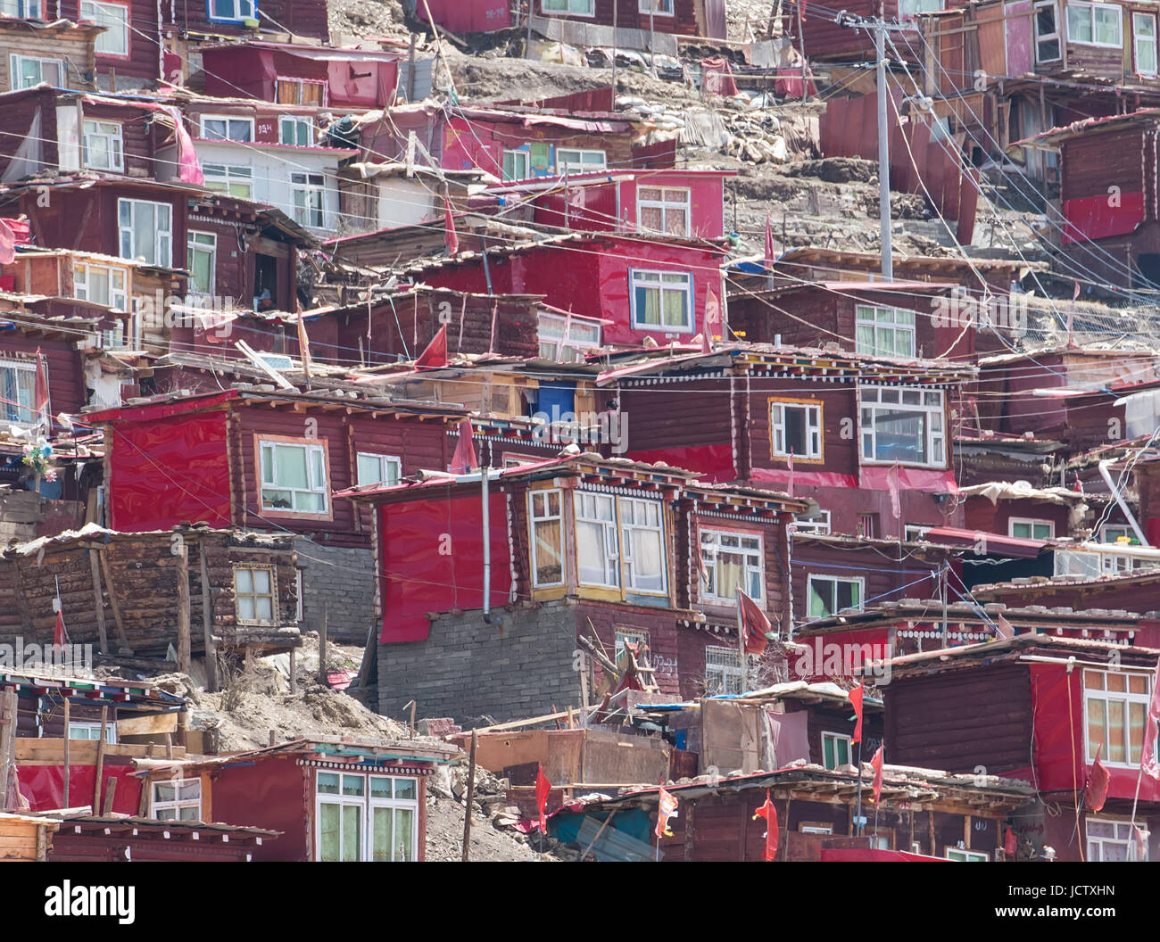 Red village and monastery at Larung gar (Buddhist Academy) in Sichuan ...