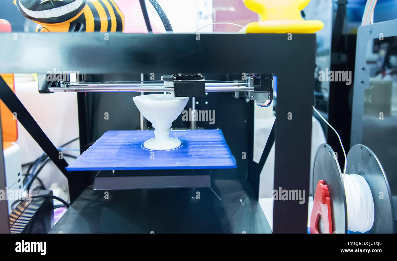 3D printer printing figure close-up macro Stock Photo - Alamy