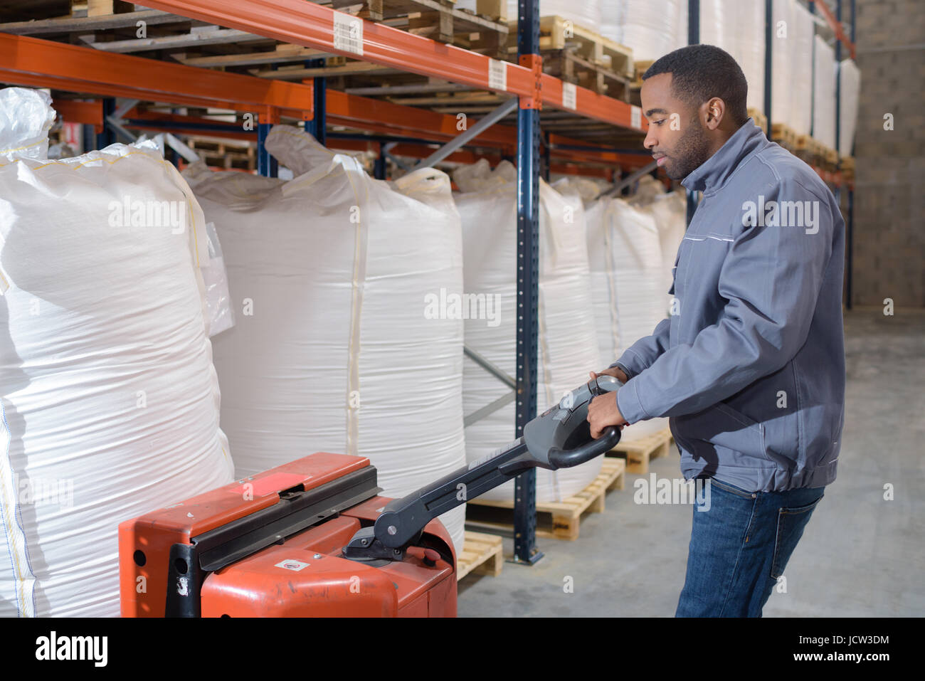 Hardware factory hi-res stock photography and images - Alamy