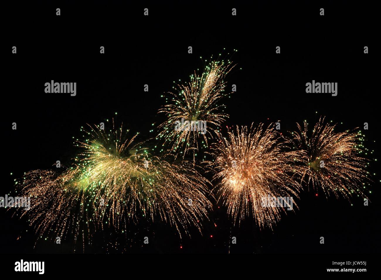 Explosion of fireworks hi-res stock photography and images - Alamy