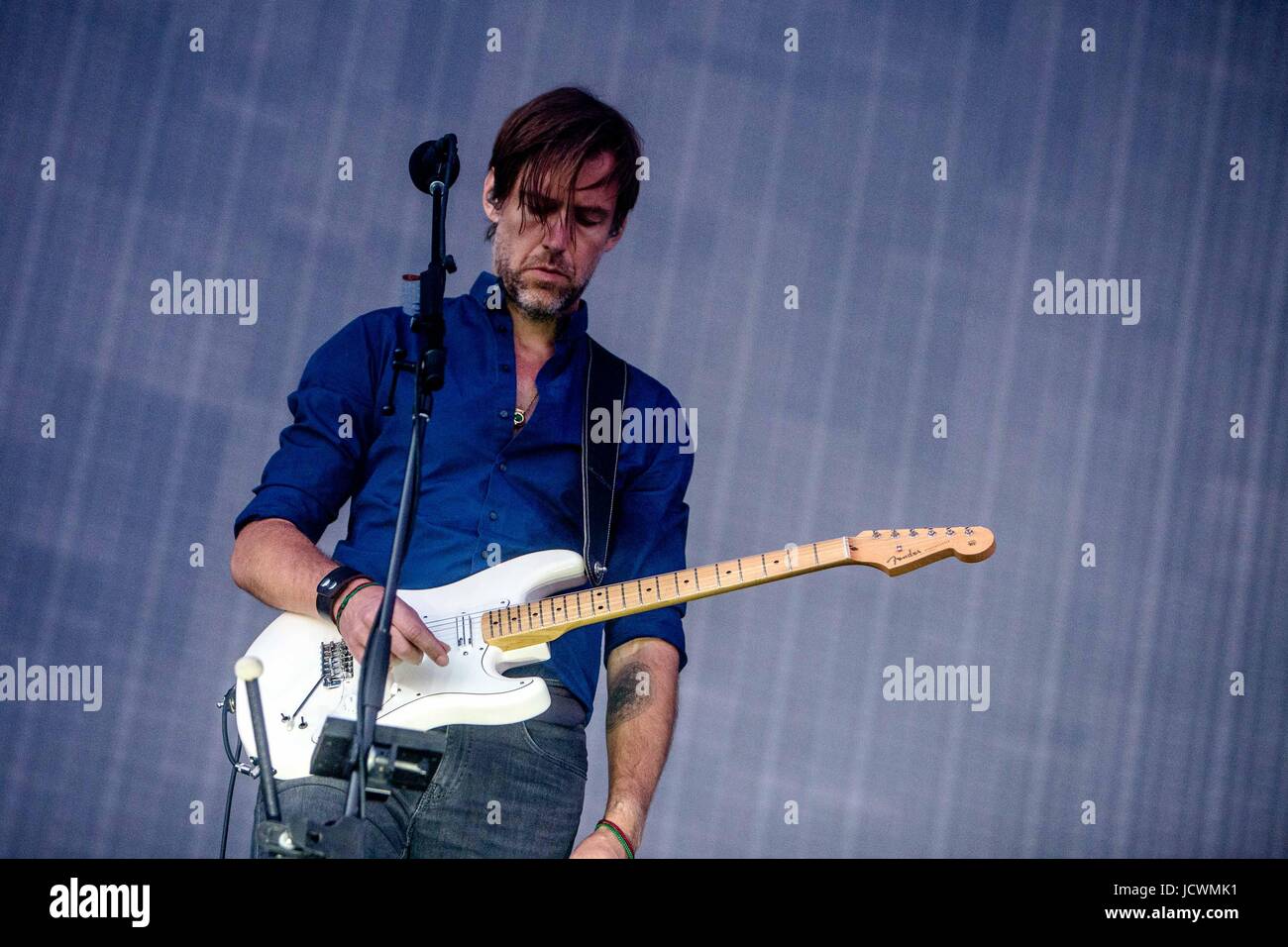 Colin greenwood radiohead hi-res stock photography and images - Alamy