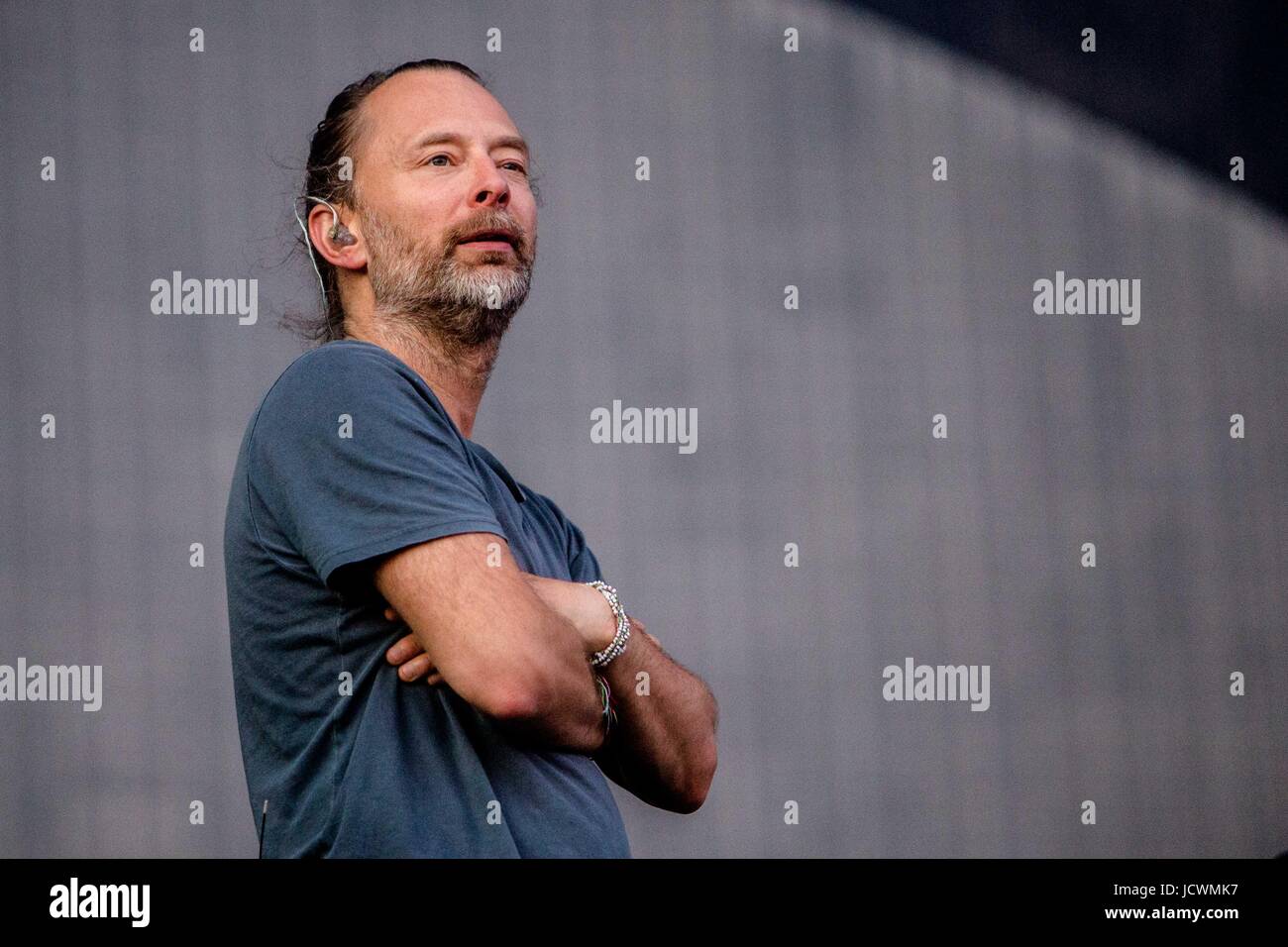 Colin greenwood radiohead hi-res stock photography and images - Alamy