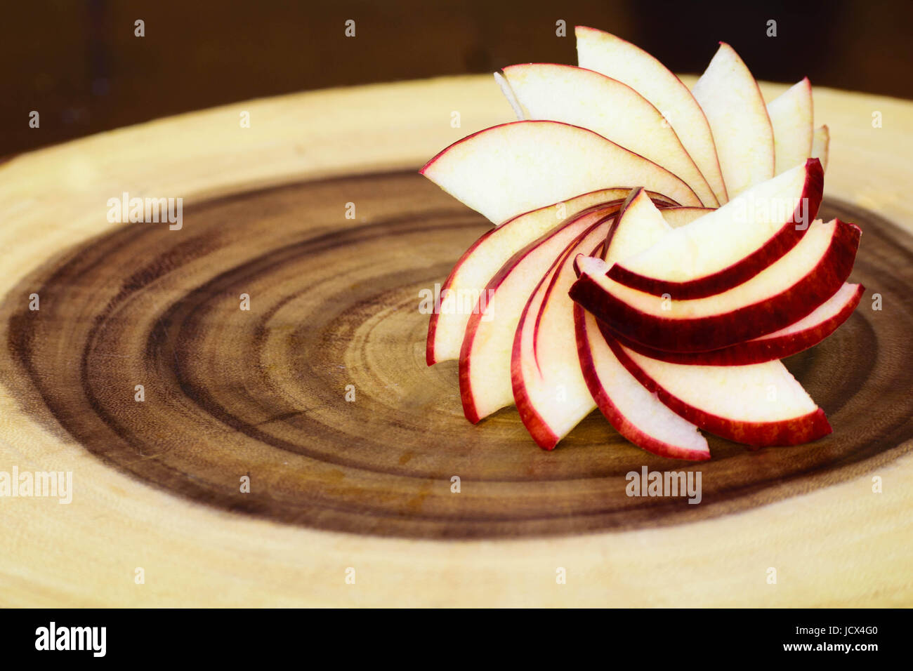 Spiral cut apple hi-res stock photography and images - Alamy