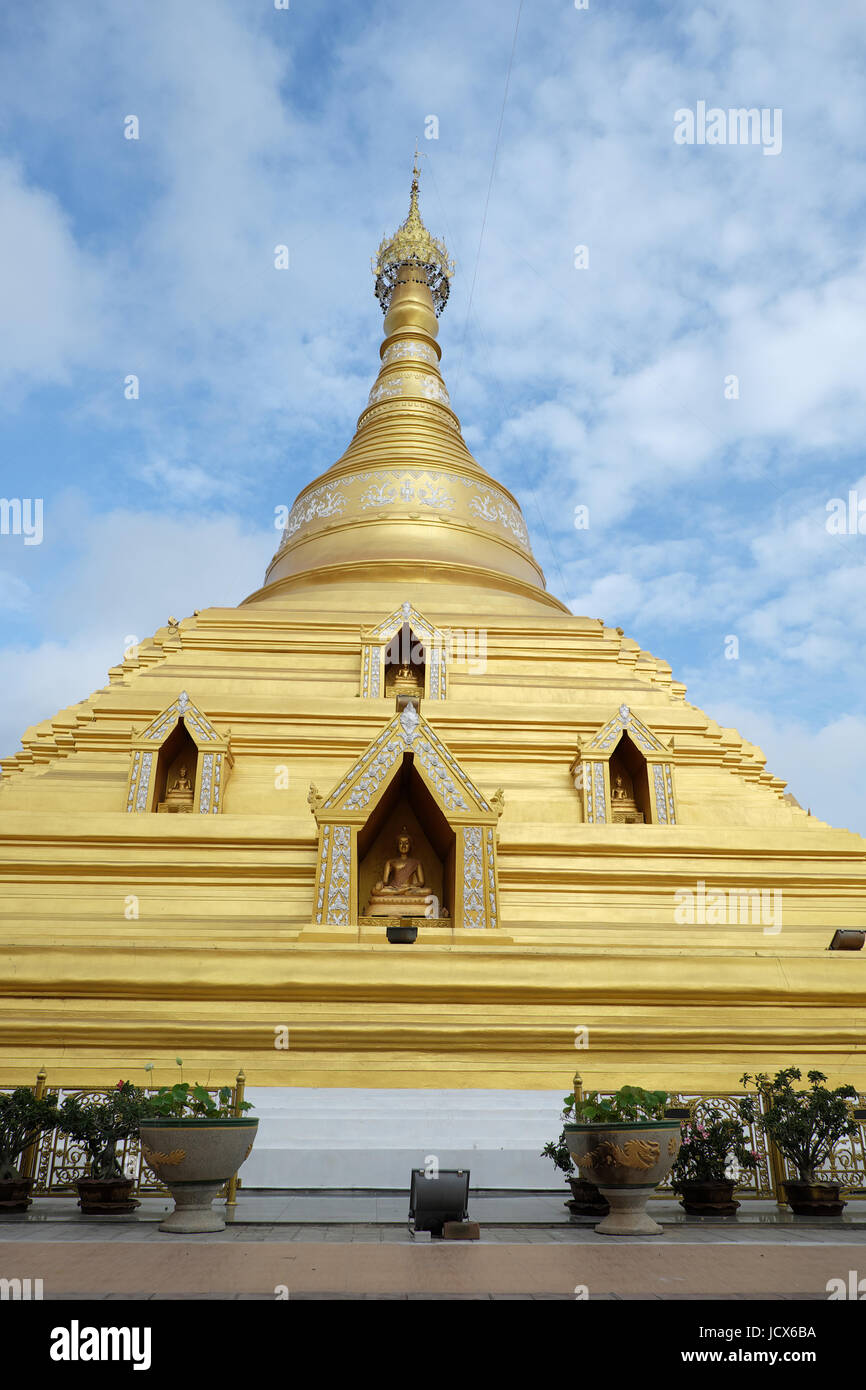 Wat Phra Boromma That Nakhon Chum Kamphaeng Phet, Thailand Stock Photo - Alamy