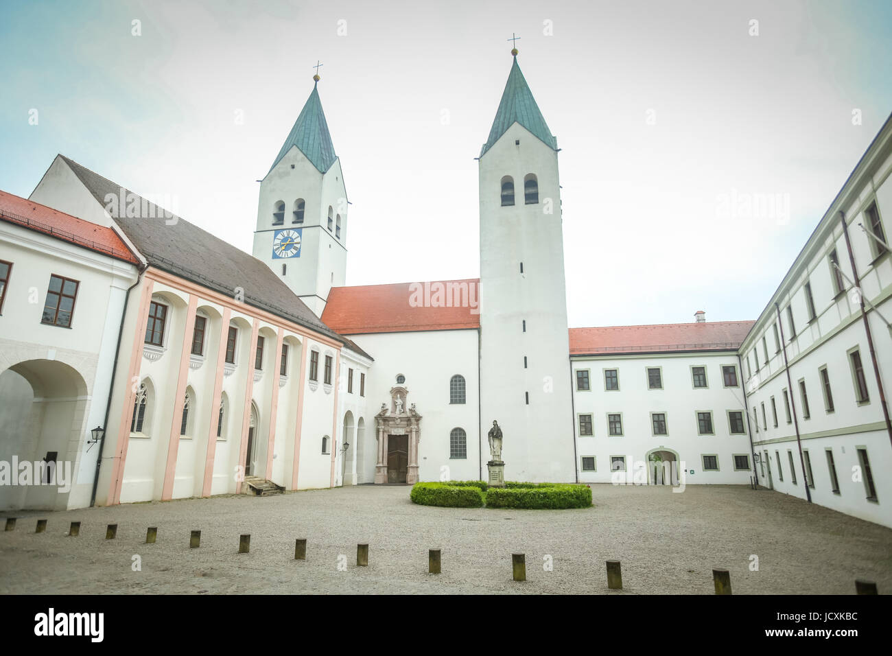 Saint mary and corbinian cathedral hi-res stock photography and images ...
