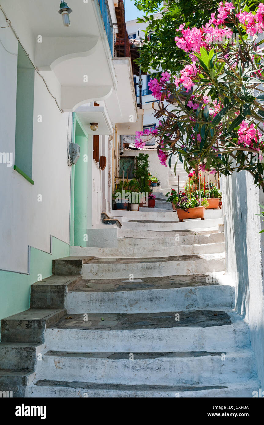 Greek white washed stairs hi-res stock photography and images - Alamy
